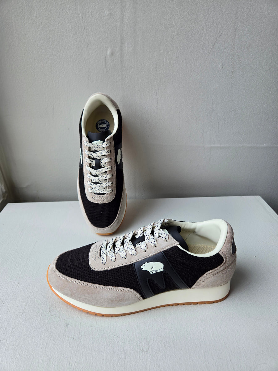 Albatross 82 Sneaker - Silver Lining/Jet Black – Eugene Choo